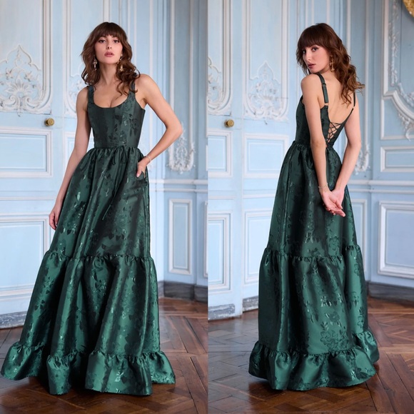 V. Chapman | Dresses | V Chapman Emerald Green Maxi Dress | Poshmark